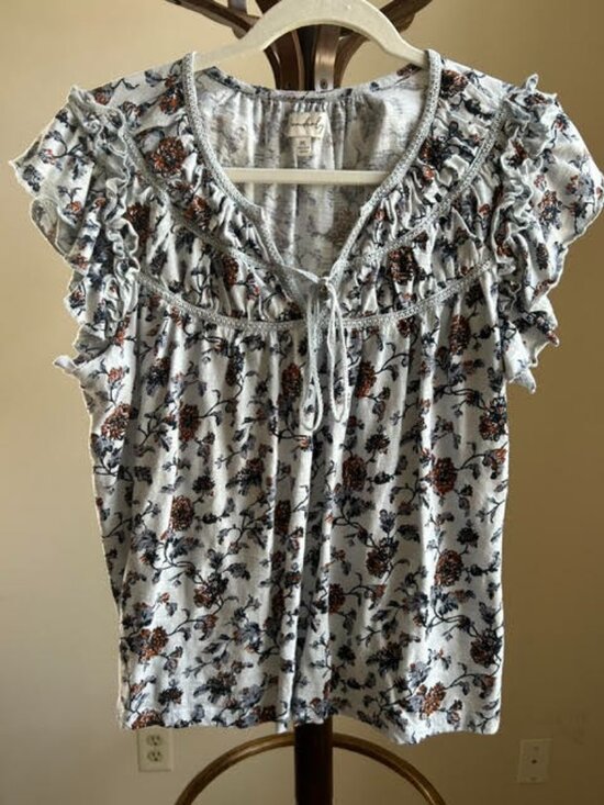 Wonderly | Tops | Wonderly Boho Floral Top Petite Large Lace Ruffle ...